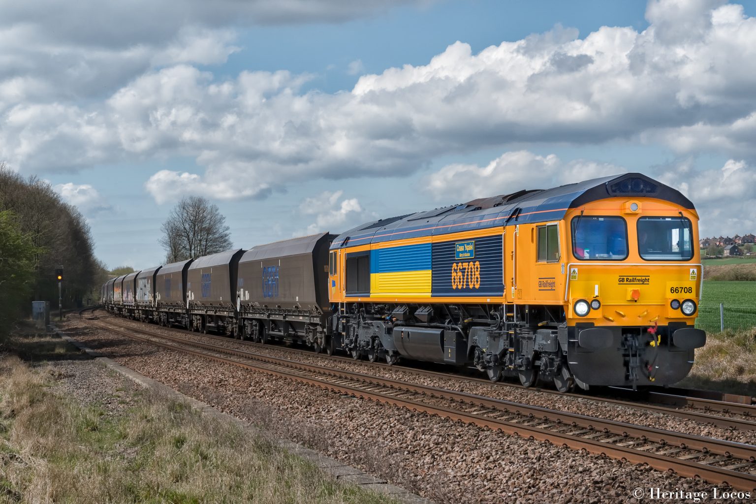 Class 66 diesel-electric freight locomotive